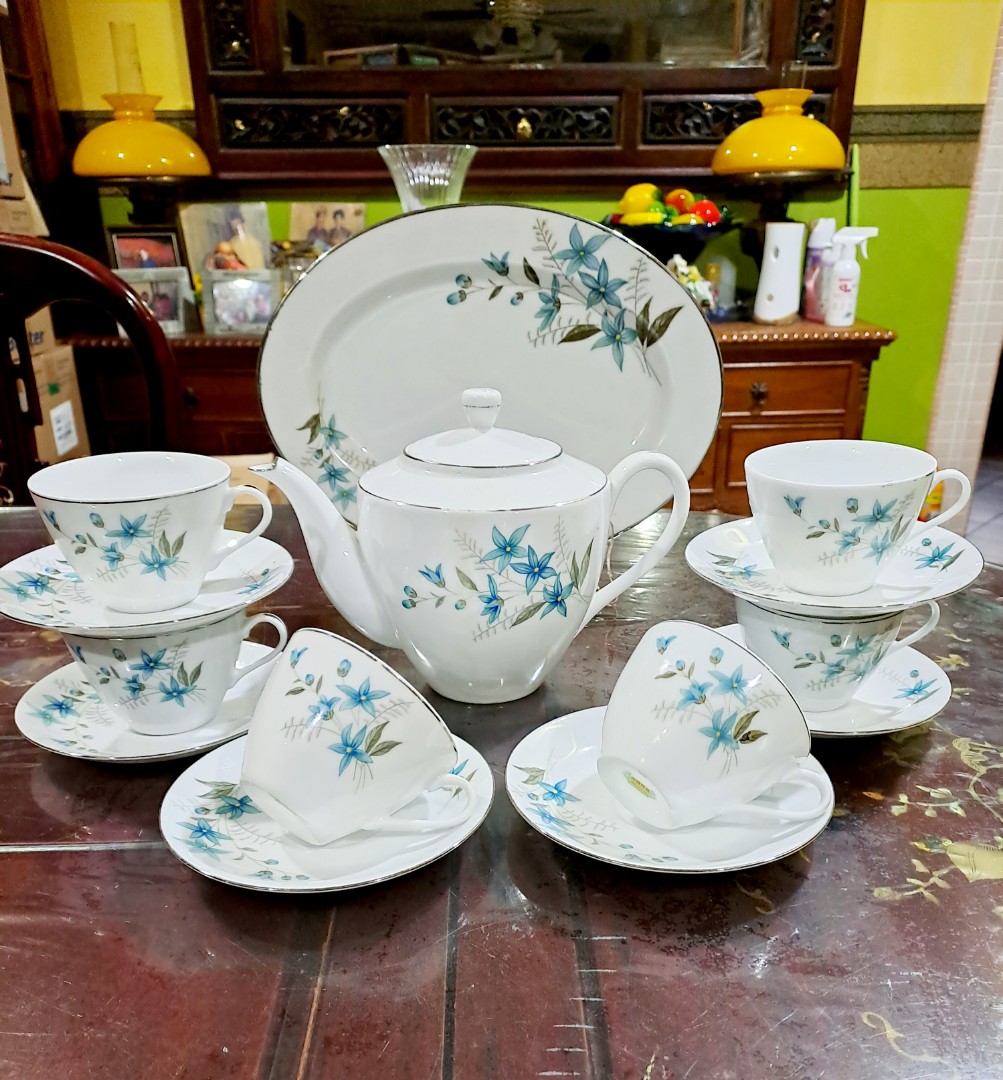 Vintage teaset bunga cengkih biru, Hobbies & Toys, Collectibles ...