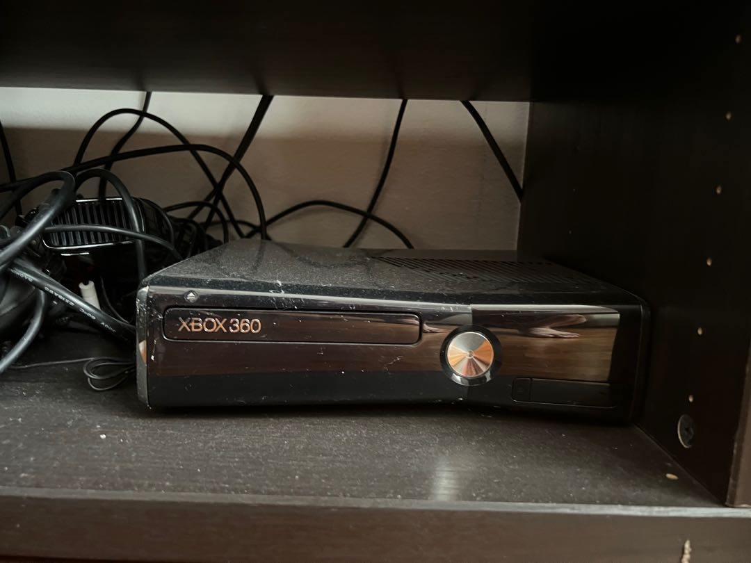 Xbox 360 + one remote + games , TV & Home Appliances, TV ...