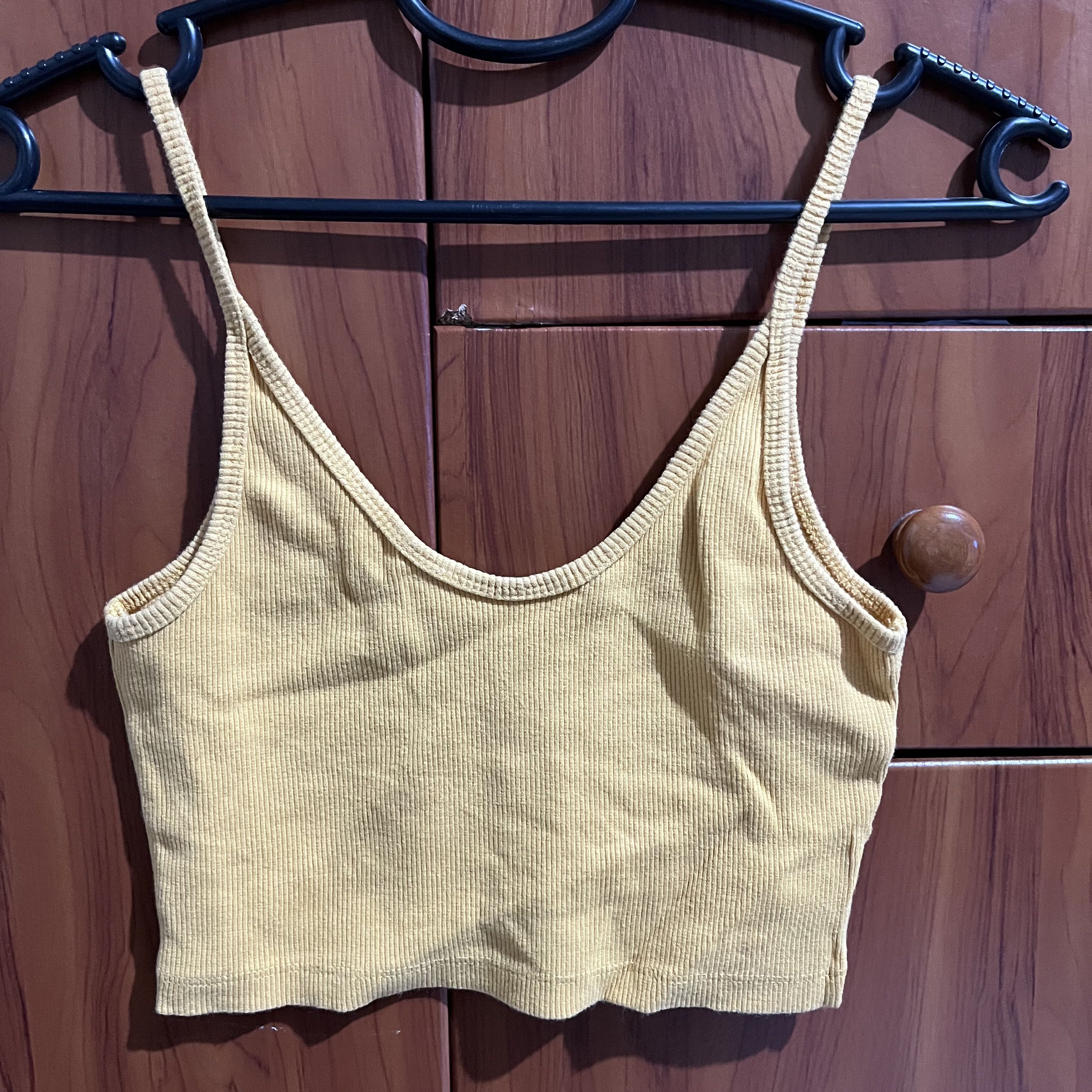 Yellow inner crop top, Women's Fashion, Tops, Sleeveless on Carousell