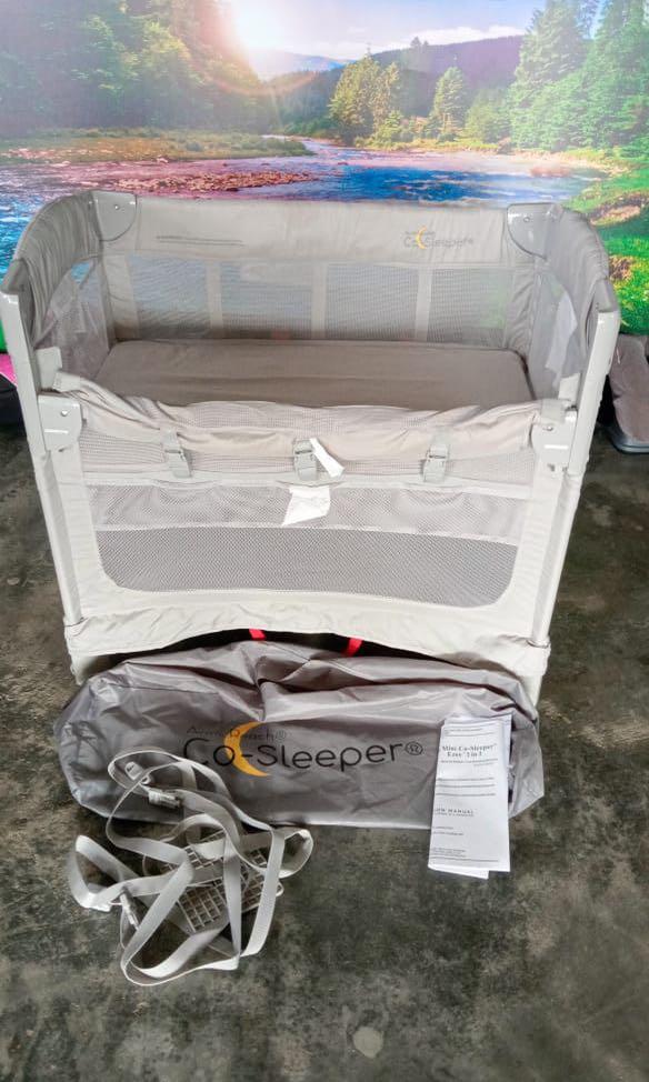 arm’s reach mini co-sleeper ezee 2 in 1, Babies & Kids, Baby Nursery ...