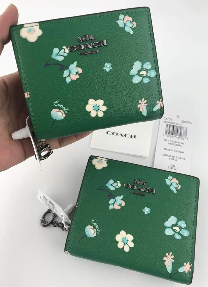Coach Snap Card Case, Women's Fashion, Bags & Wallets, Wallets & Card ...