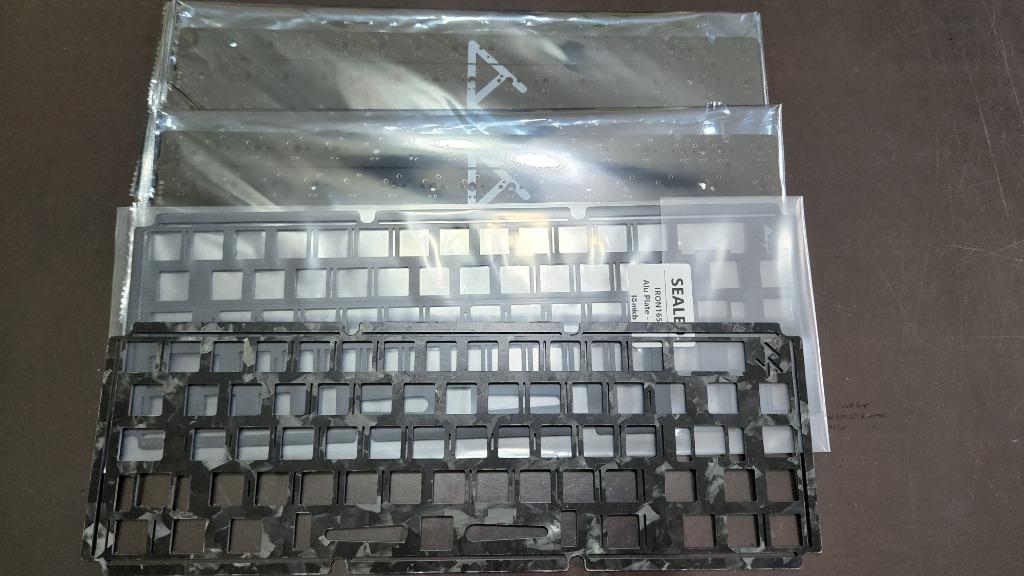 Iron165 R2 Custom mechanical keyboard by Smith+Rune (Midnight Teal ...