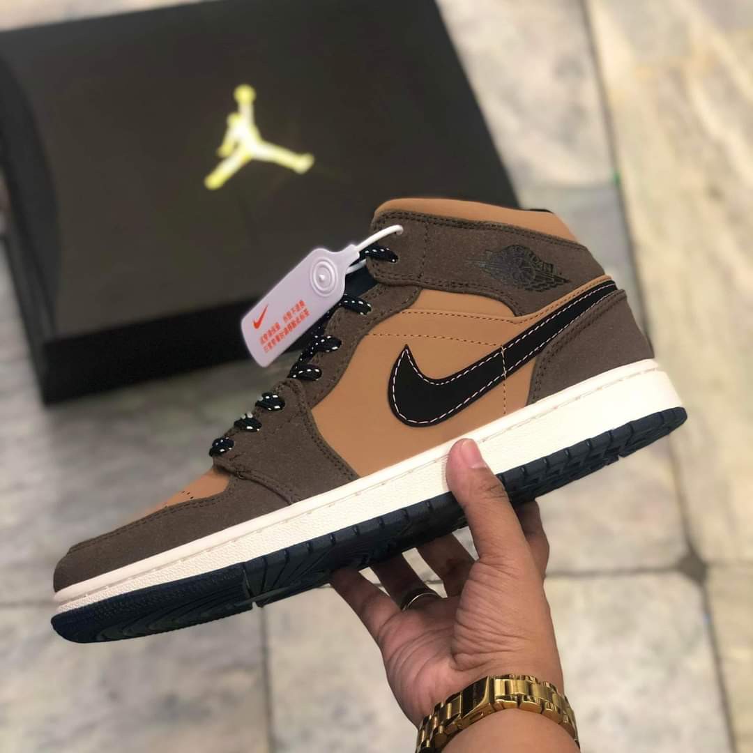 Jordan 1 Mid Choco Mocha, Men's Fashion, Footwear, Sneakers on Carousell