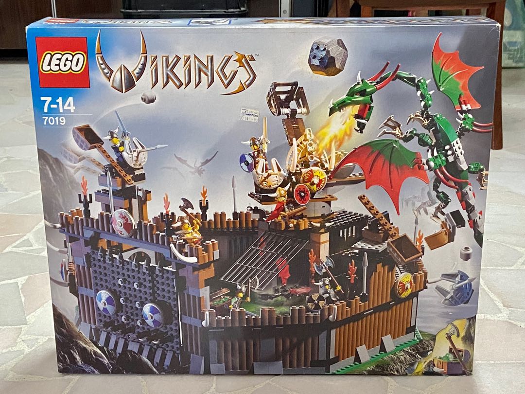 LEGO 7019 Viking fortress against the Fafnir dragon, Hobbies & Toys ...
