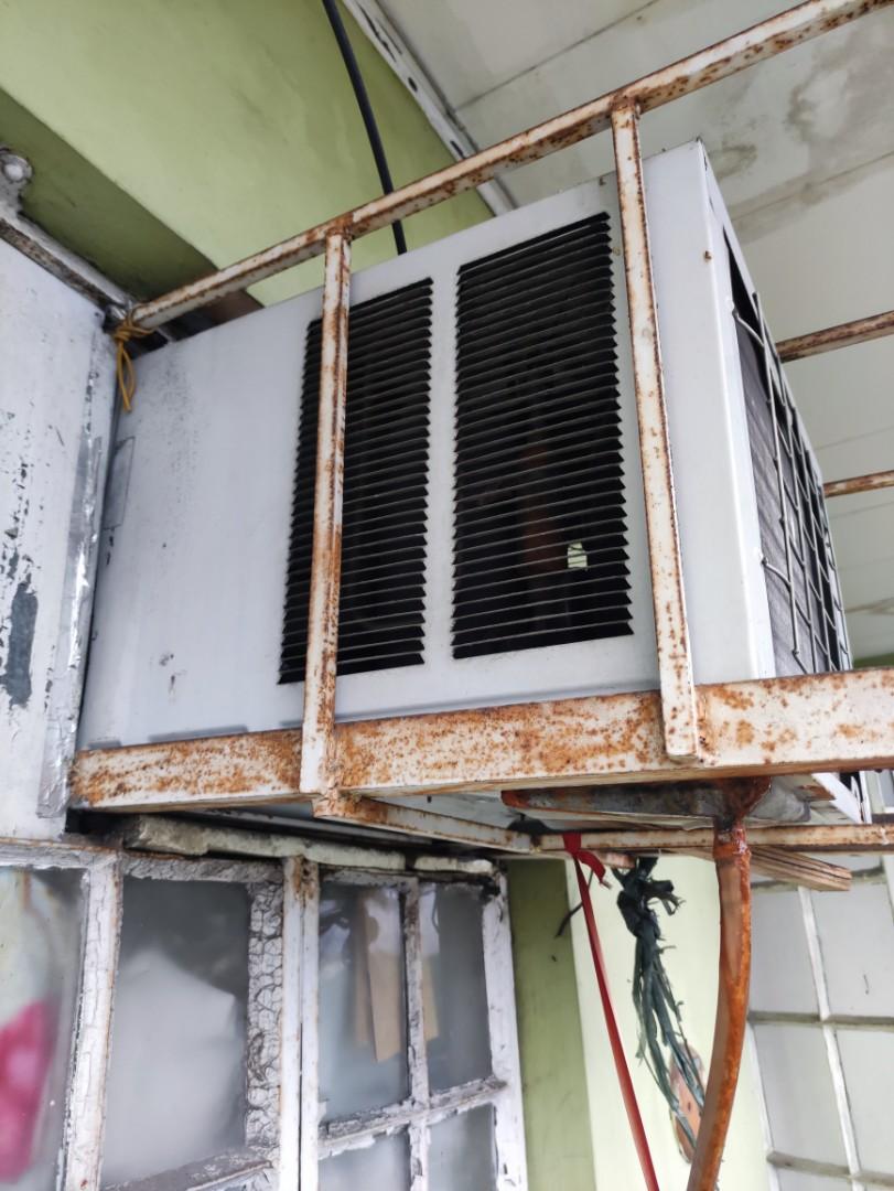 LG gold .75hp window type aircon with remote, TV & Home Appliances, Air ...
