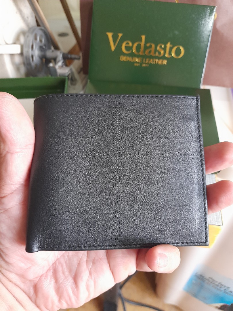 mens vedasto bifold leather wallet, Men's Fashion, Watches ...