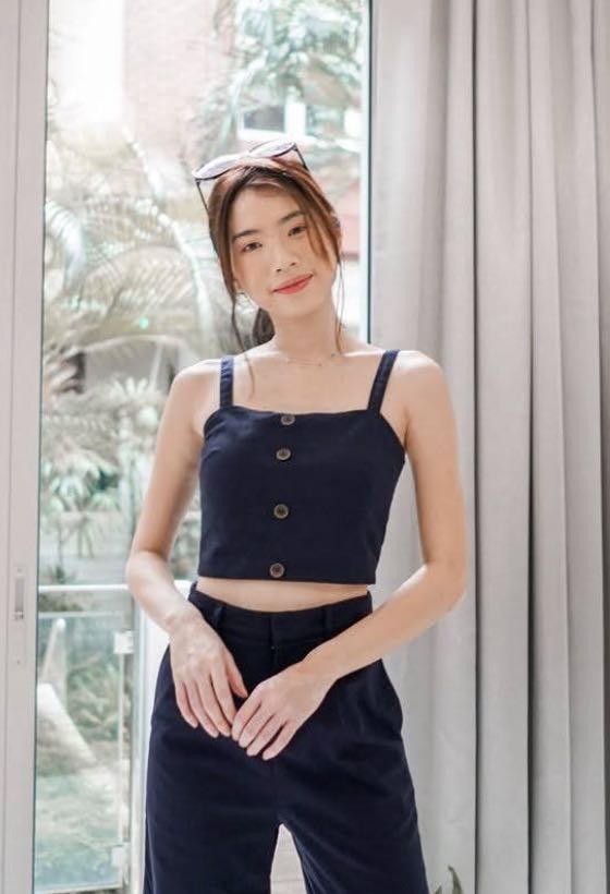 MIKAYLA Molo Linen Crop Top in Navy, Women's Fashion, Tops, Sleeveless ...