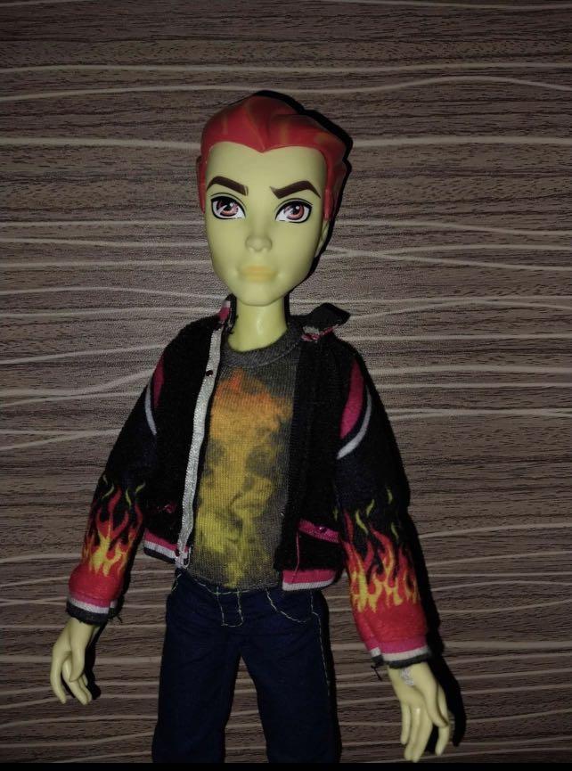 monster high heath burn, Hobbies & Toys, Toys & Games on Carousell