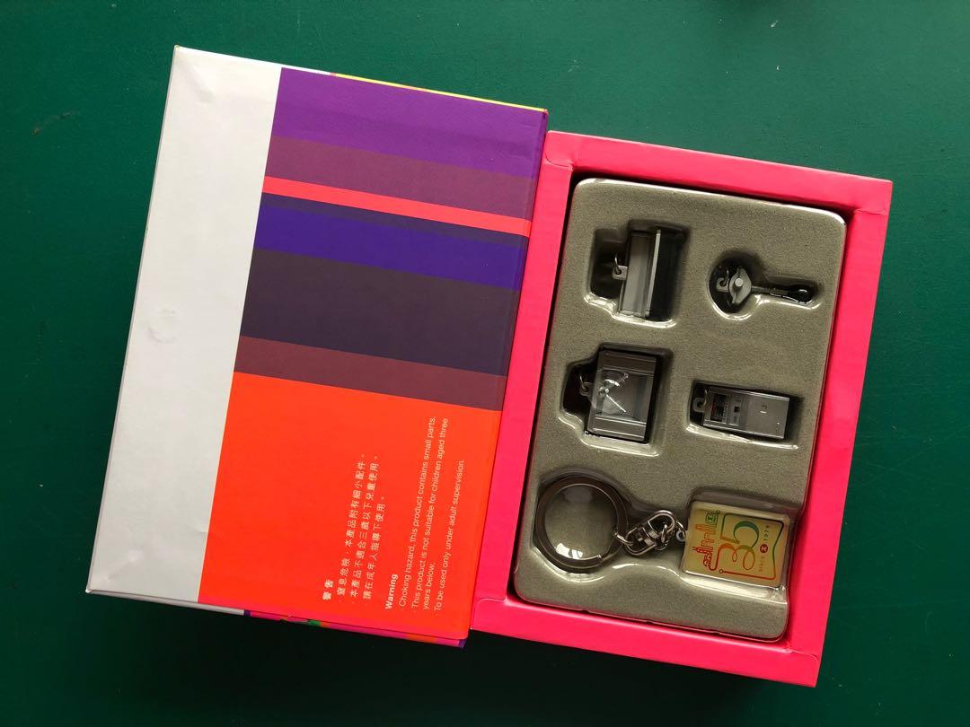MTR 35th Anniversary, 興趣及遊戲, 收藏品及紀念品, 明星周邊 - Carousell