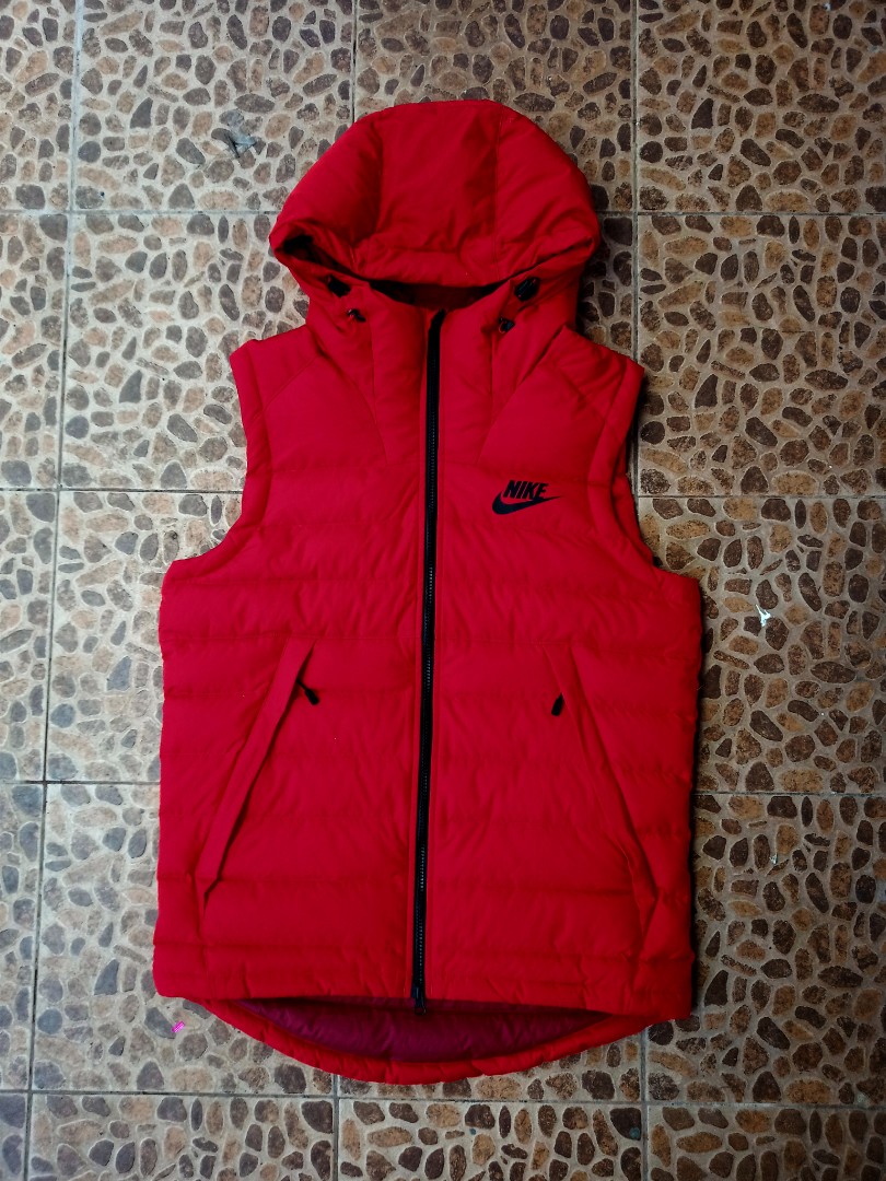 Nike puffer vest, Men's Fashion, Coats, Jackets and Outerwear on Carousell