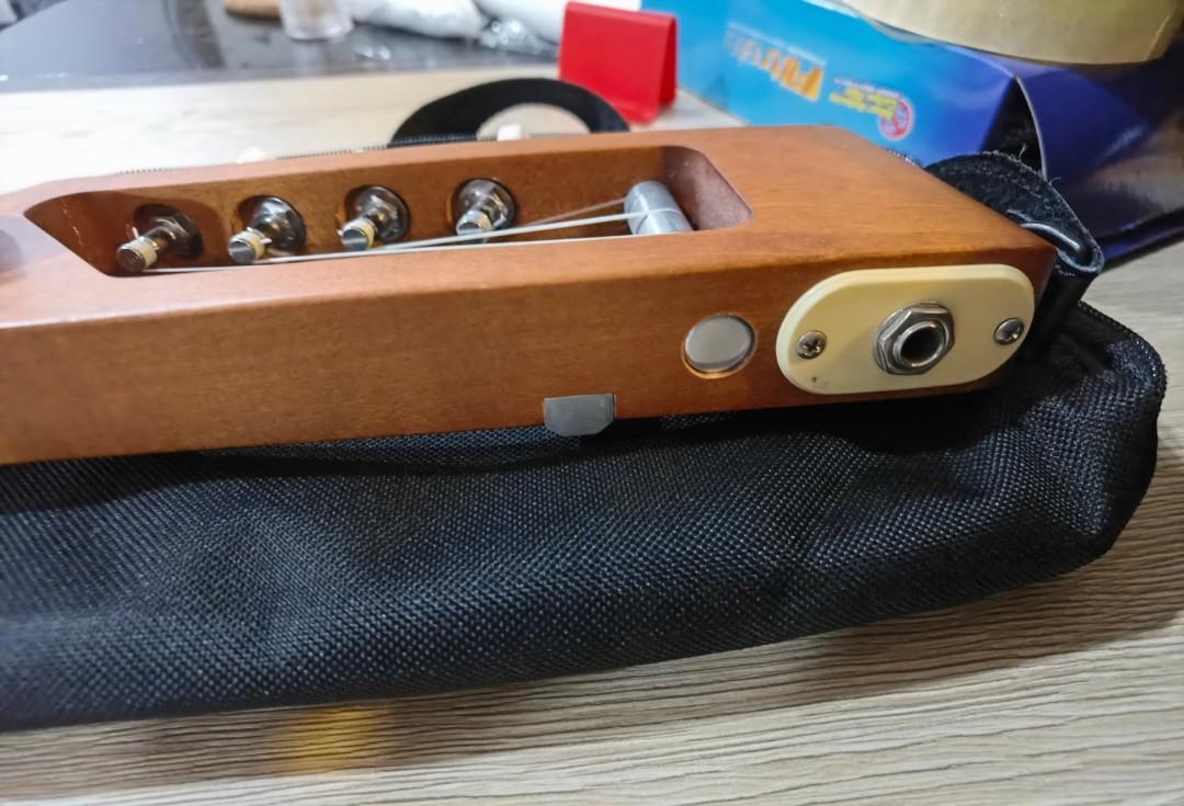 Risa Uke-Solid stick concert ukulele ukelele, Hobbies & Toys, Music & Media, Musical Instruments ...