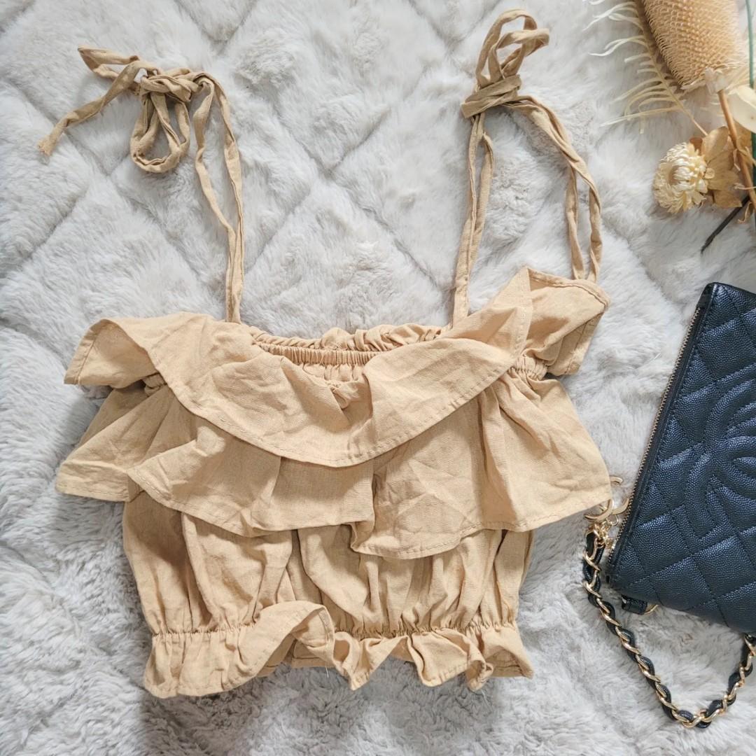 Sexy crap top, Women's Fashion, Tops, Sleeveless on Carousell