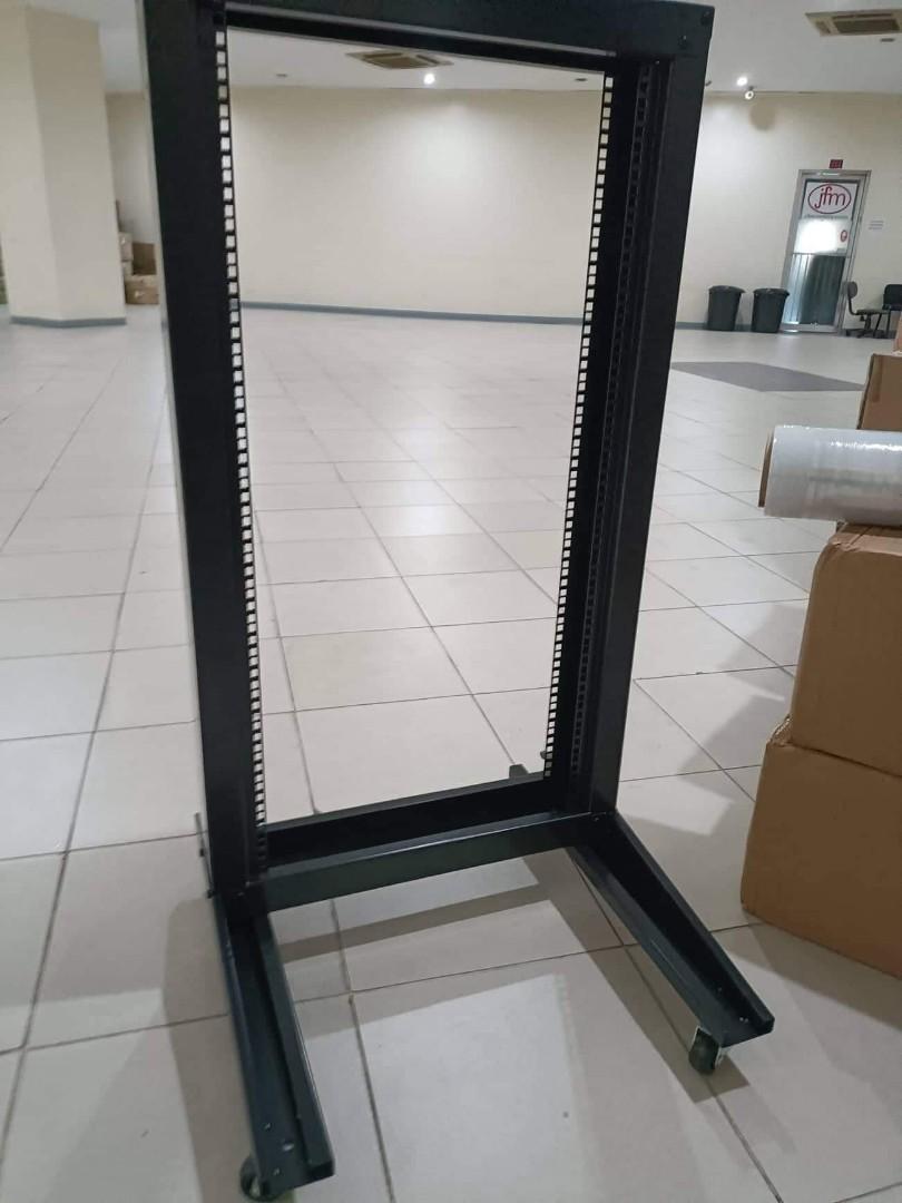 Toten Open Bay Rack 22U/42U with Caster Wheels, Computers & Tech ...