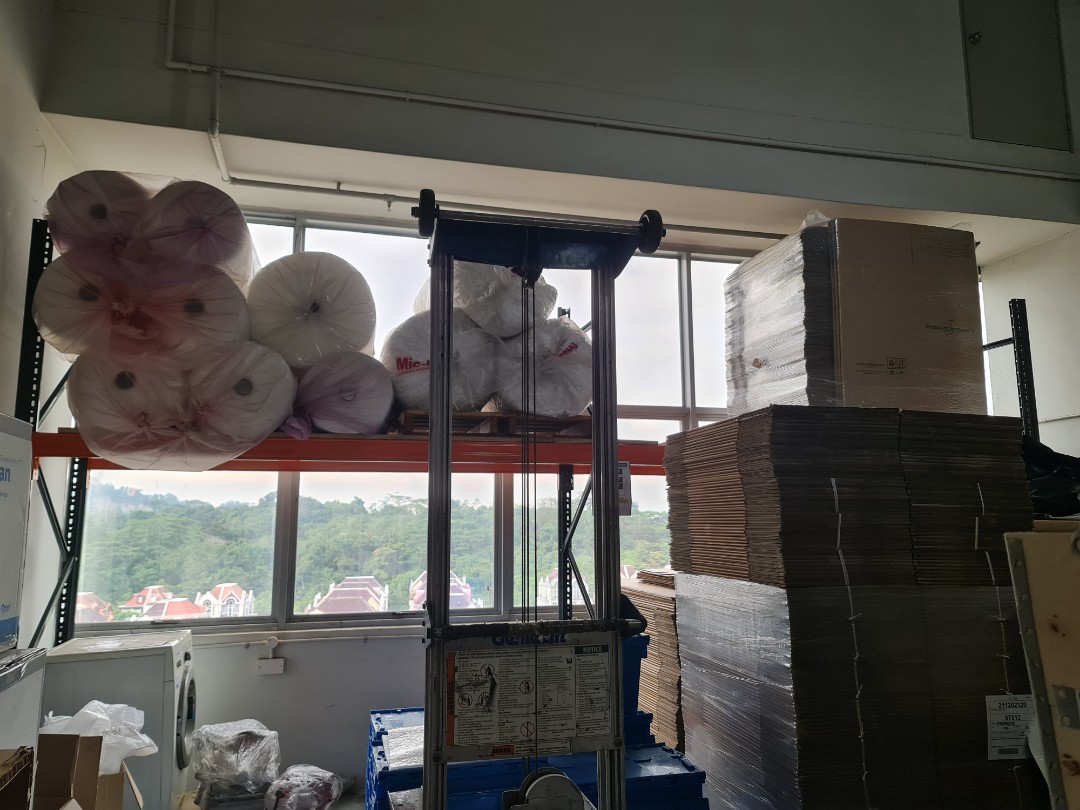 Used Heavy Duty Pallet Racking, Everything Else on Carousell