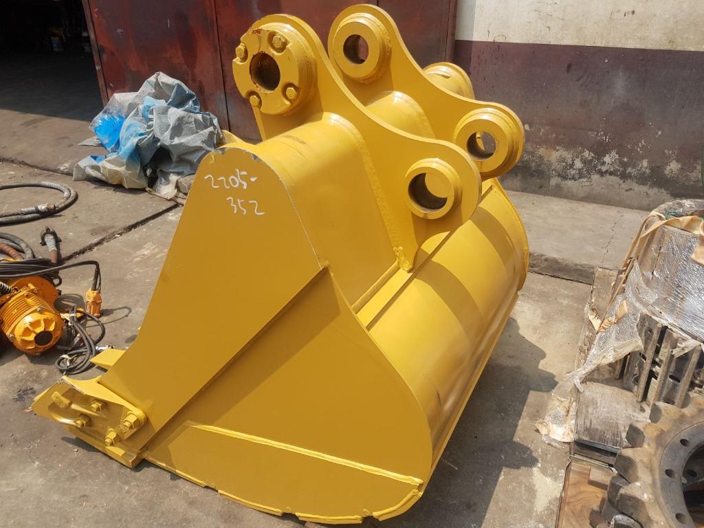 Backhoe Bucket assy 1cu japan, Special Vehicles, Heavy Vehicles on ...