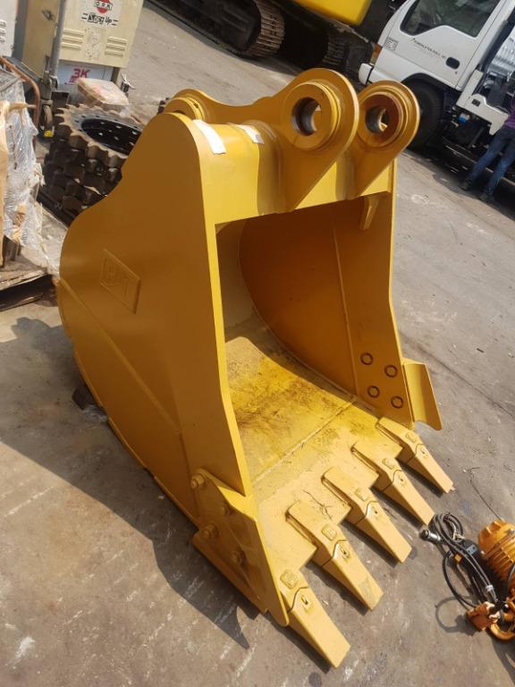 Backhoe Bucket assy 1cu japan, Special Vehicles, Heavy Vehicles on ...