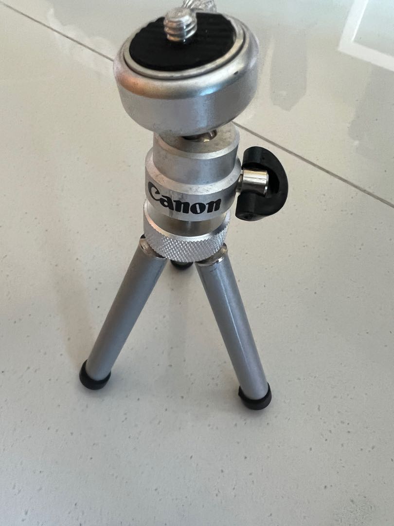 Canon camera stand (authentic), Photography, Photography Accessories ...