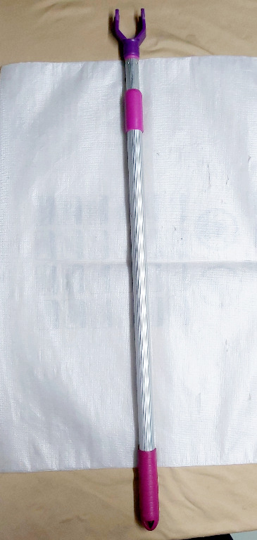 Extendable Panungkit ng Damit Fork Rod Clothing Collector, Furniture ...