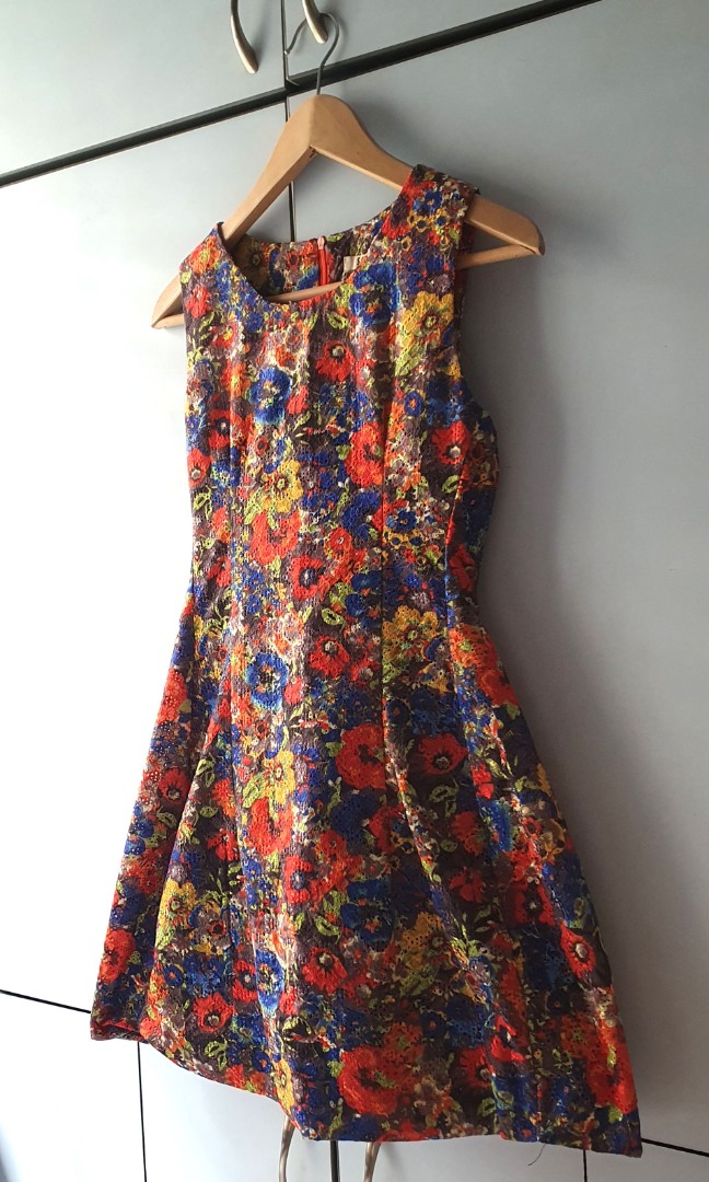 Floral structured mini dress, Women's Fashion, Dresses & Sets, Dresses ...