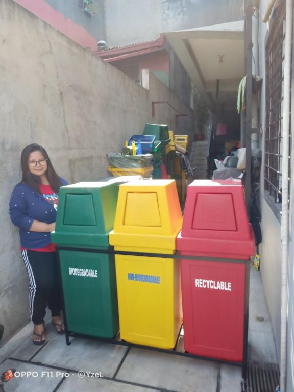 HOODED TRASH BIN SET, Furniture & Home Living, Cleaning & Homecare ...