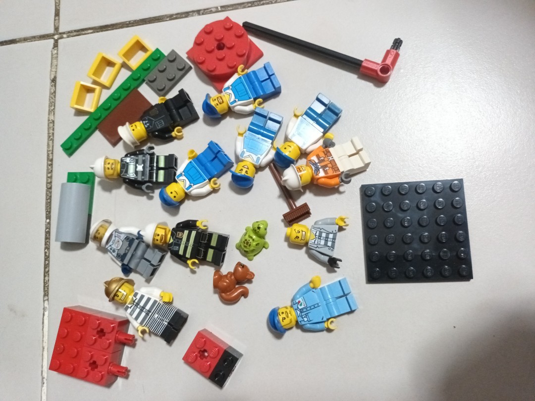 Original Lego Minifigures, Hobbies & Toys, Toys & Games on Carousell