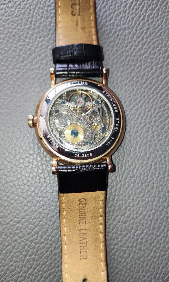 Solvil et Titus Watch, Luxury, Watches on Carousell