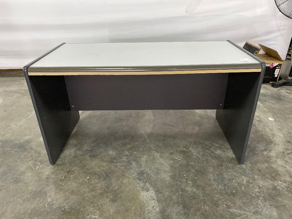 Wooden Office Table Grey Colour / Meja Pejabat Kayu Warna Kelabu ...