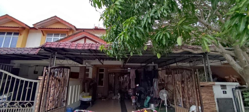 [WTS] Double Storey Taman Bunga Raya Salak Tinggi, Property, For Sale ...