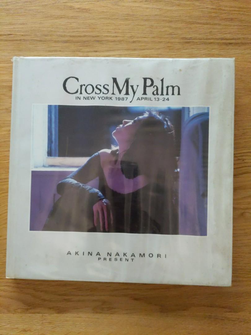 中森明菜 寫真集 Cross My Palm Akina Nakamori, 興趣及遊戲, 書本 & 文具, 小說 & 故事書 - Carousell