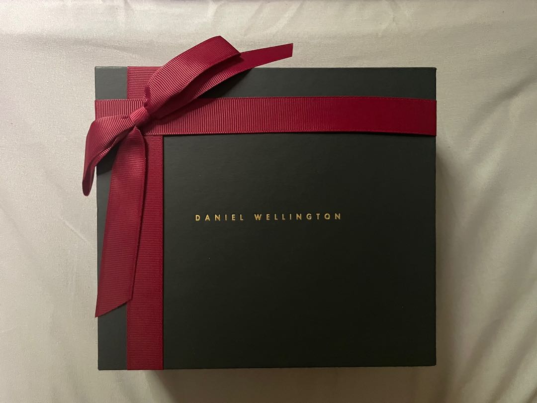 BOX ONLY - Original Daniel Wellington Box, Luxury, Accessories on Carousell