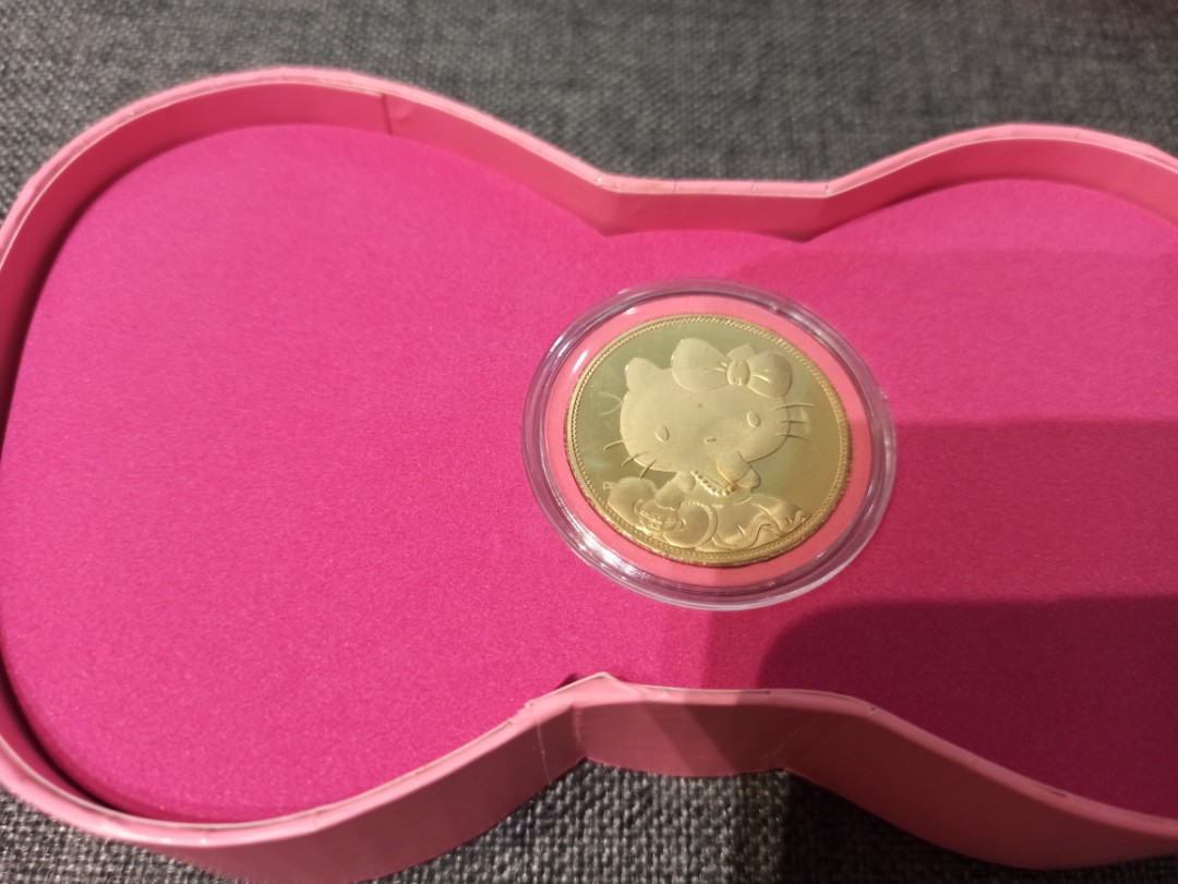 Hello Kitty 24K Gold Plated Coin from Universal Studio Singapore (USS ...