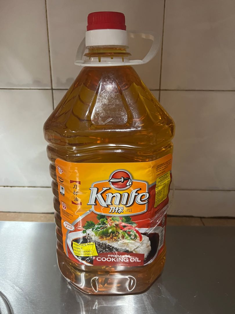 Knife cooking oil 5L, Food & Drinks, Other Food & Drinks on Carousell