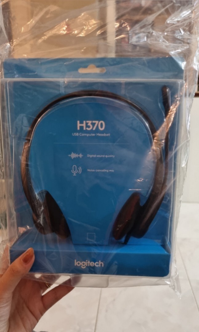 Logitech headset H370, Audio, Headphones & Headsets on Carousell