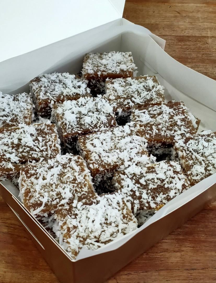 Nyonya Kuih Koswi Gula Melaka/ kuih kaswi/ kaswee vegan, Food & Drinks ...