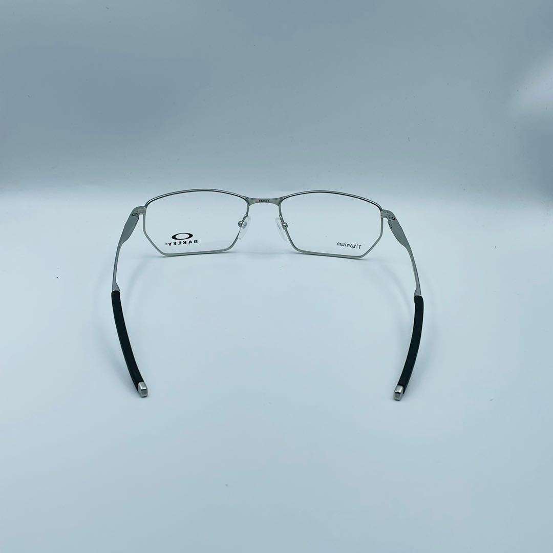 Oakley Monohull Satin Chrome 55 Titanium, Men's Fashion, Watches ...