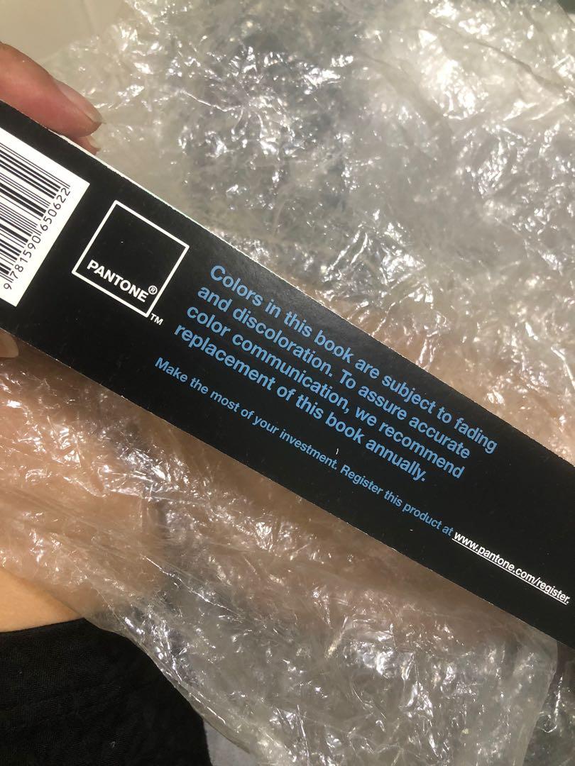 PANTONE FORMULA GUIDE /SOLID COATED 調色 色卡 99%新全新無用過 001C-116C, 其他, 其他 ...