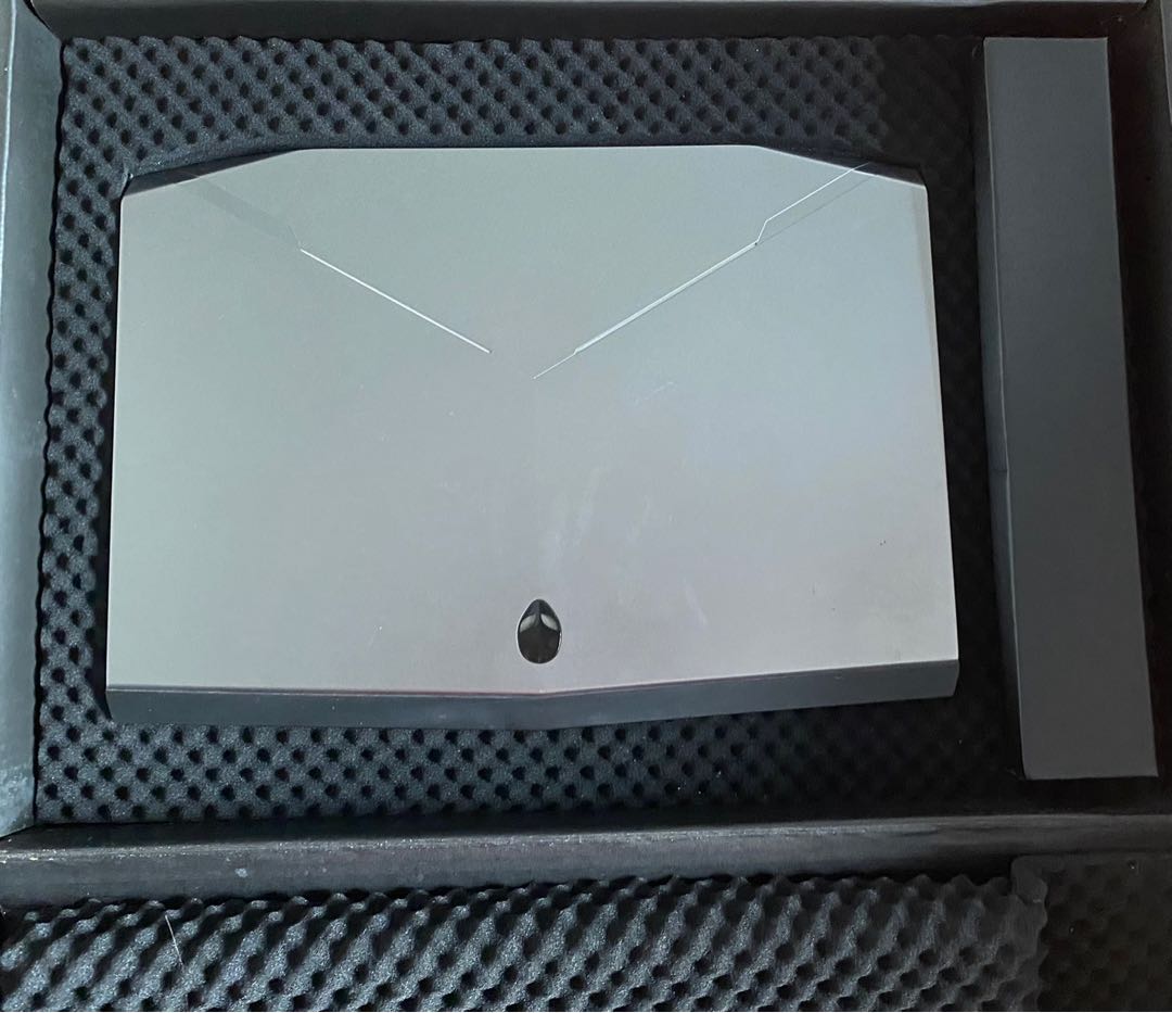 Alienware 17 with the box., Computers & Tech, Laptops & Notebooks on ...