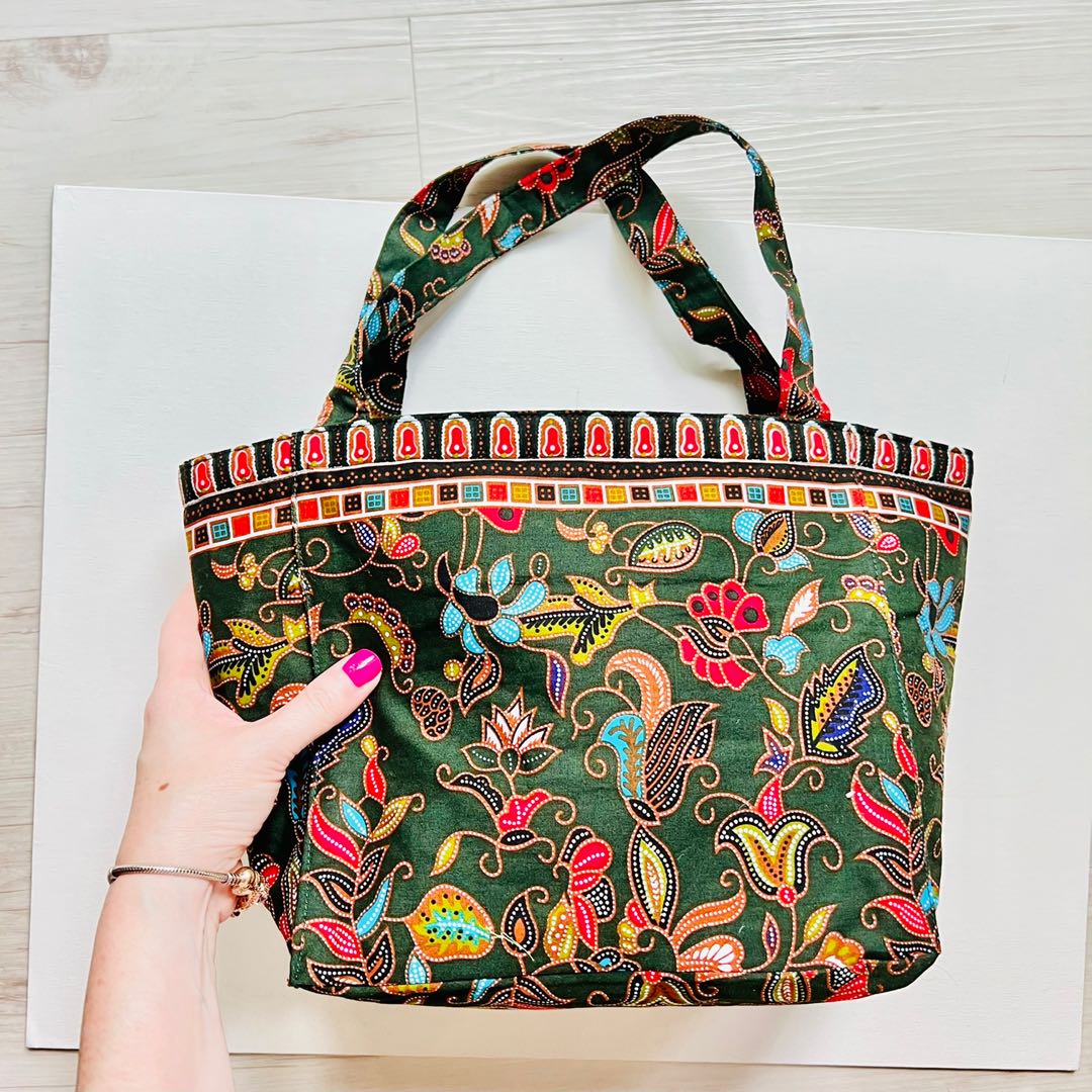 Batik Medium Shopper Bag Handmade in Singapore, Women's Fashion, Bags ...
