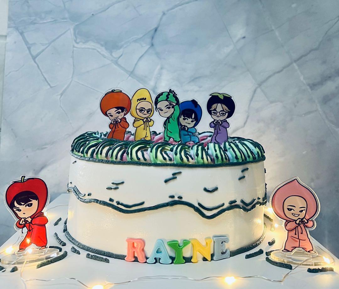 Enhypen comic style cake, Food & Drinks, Homemade Bakes on Carousell