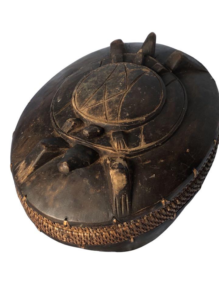 Ifugao Vessel with Lizard Carving, Furniture & Home Living, Home Decor ...