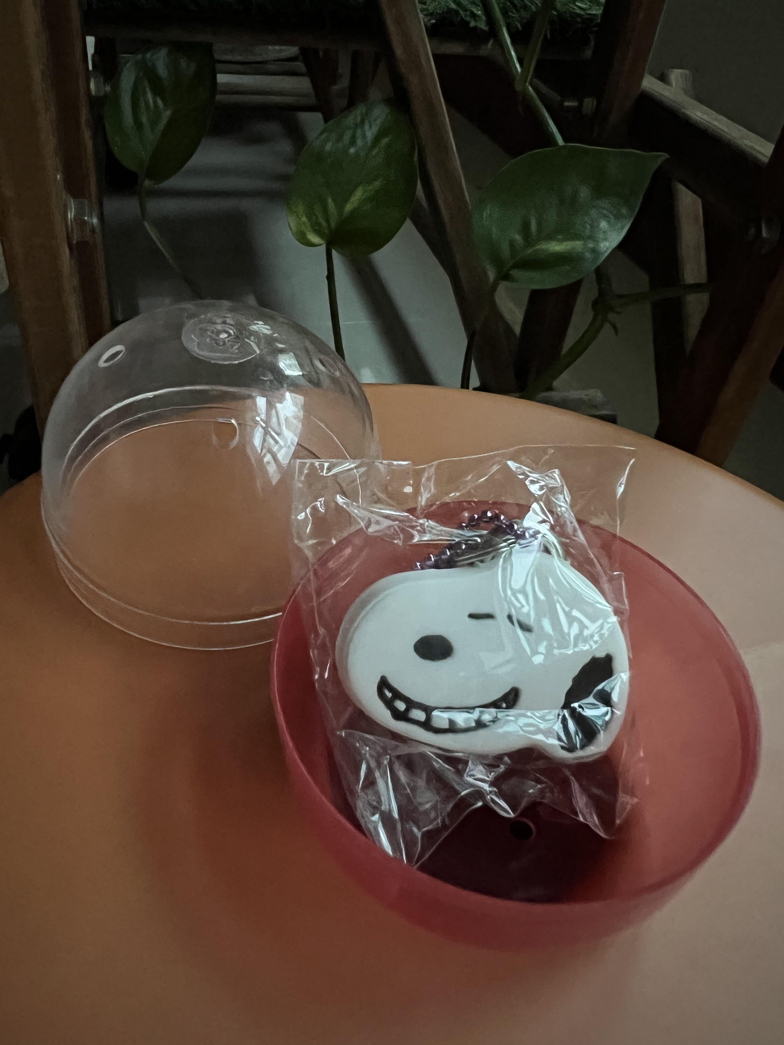 PEANUTS Snoopy Mascot Padlock Keychain (In a Gachapon), Hobbies & Toys ...