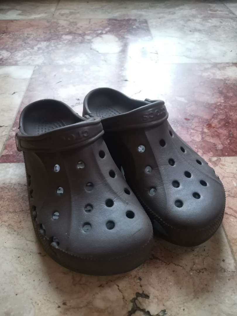 Preloved original crocs m9, Men's Fashion, Footwear, Slippers & Slides ...