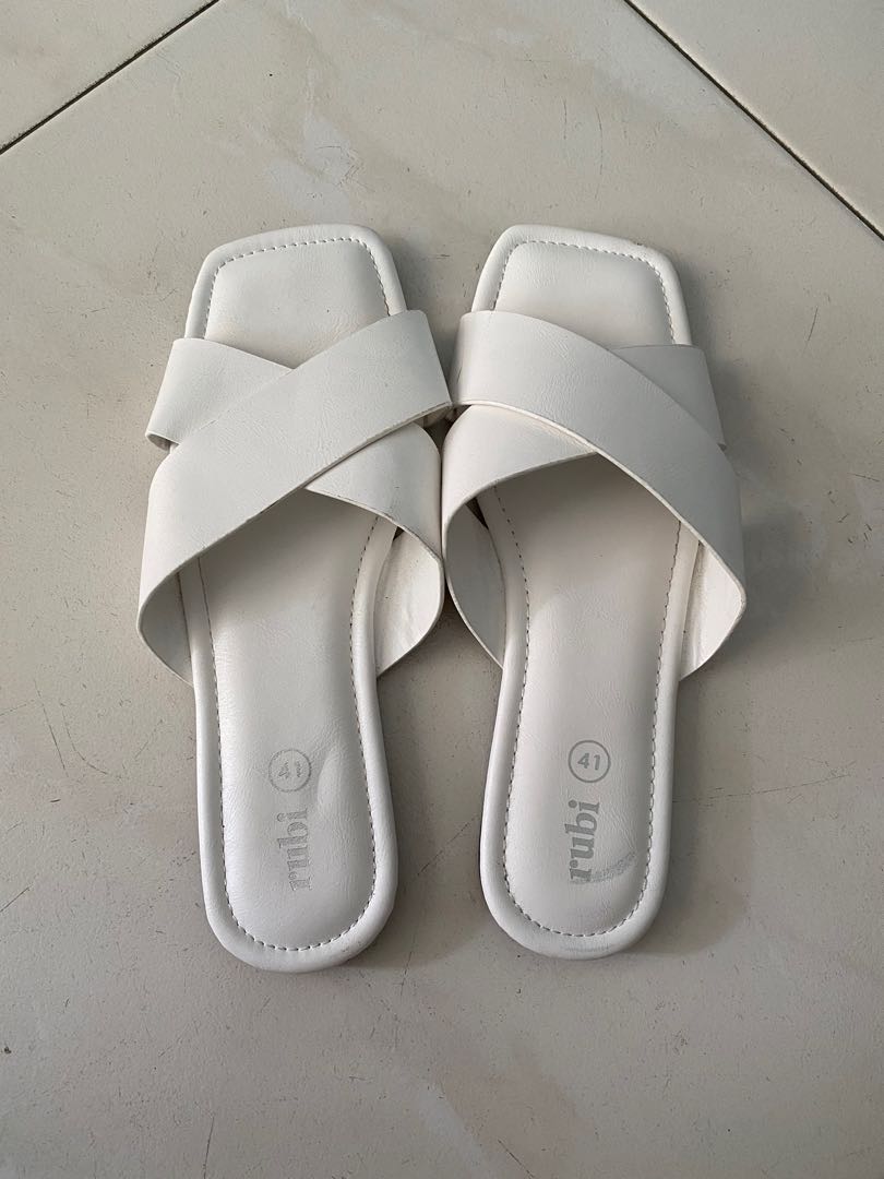 rubi white flats, Women's Fashion, Footwear, Flats on Carousell