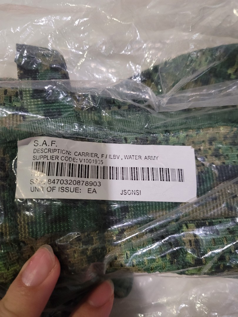 Saf army Ilbv acceories items carrier, Men's Fashion, Activewear on ...