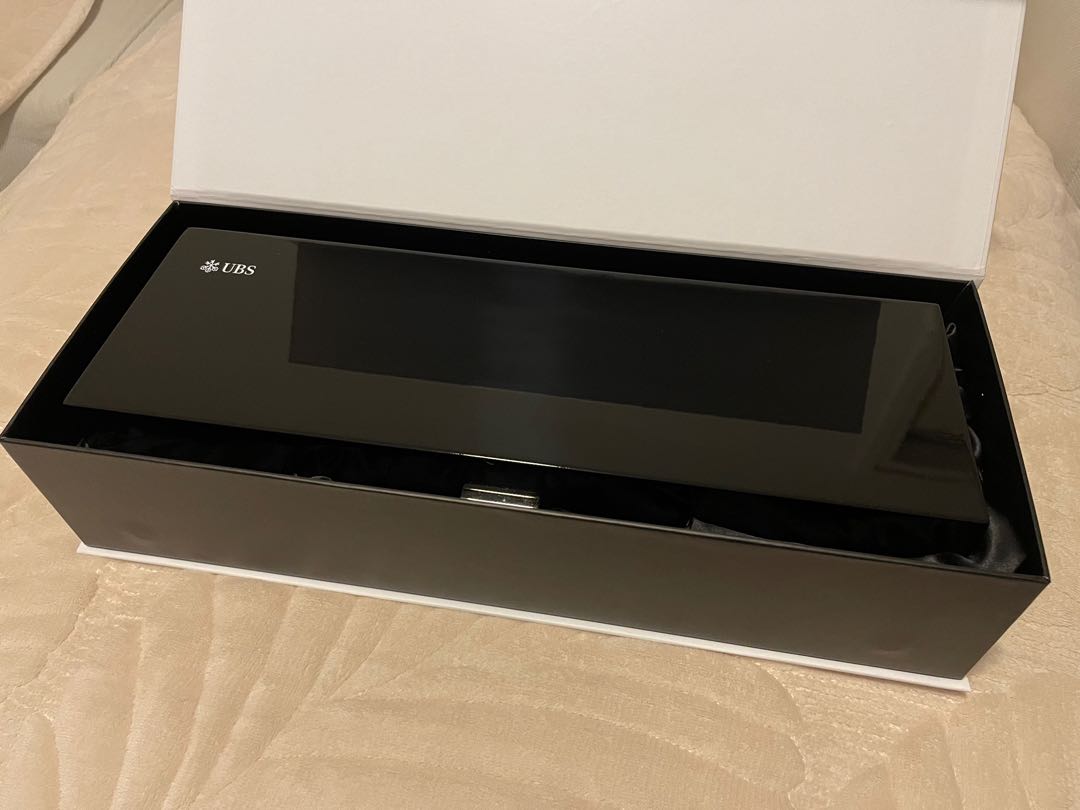 瑞銀UBS jewelry box 首飾盒 limited edition, 女裝, 飾物及配件, 飾物架、飾物盒、飾物收納盒 - Carousell