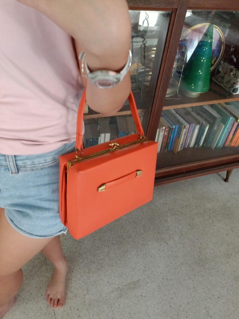 Vintage 1960s Grace Kelly box handbag, Hobbies & Toys, Memorabilia ...