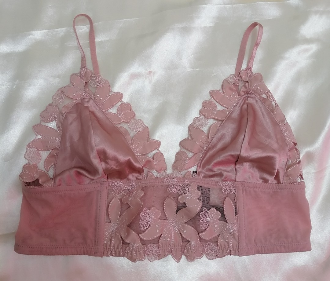 VS bralette, Women's Fashion, Undergarments & Loungewear on Carousell