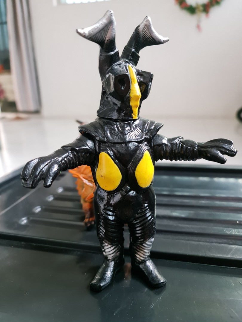 Zetton 1983 Z-Ton action figure kaiju Bandai, Hobbies & Toys, Toys ...