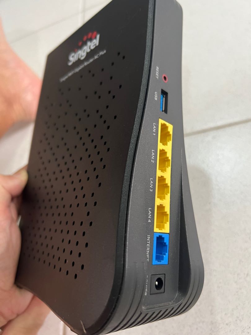 Broadband wifi router, Computers & Tech, Office & Business Technology ...