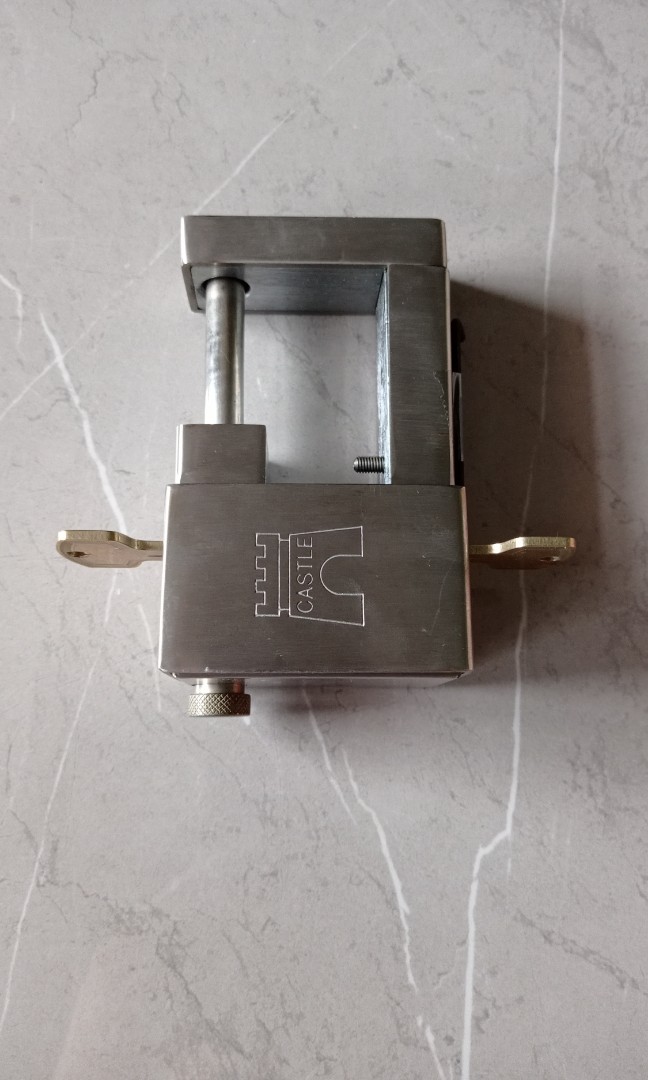 Castle Heavy duty Gate Lock HDB, Furniture & Home Living, Security ...